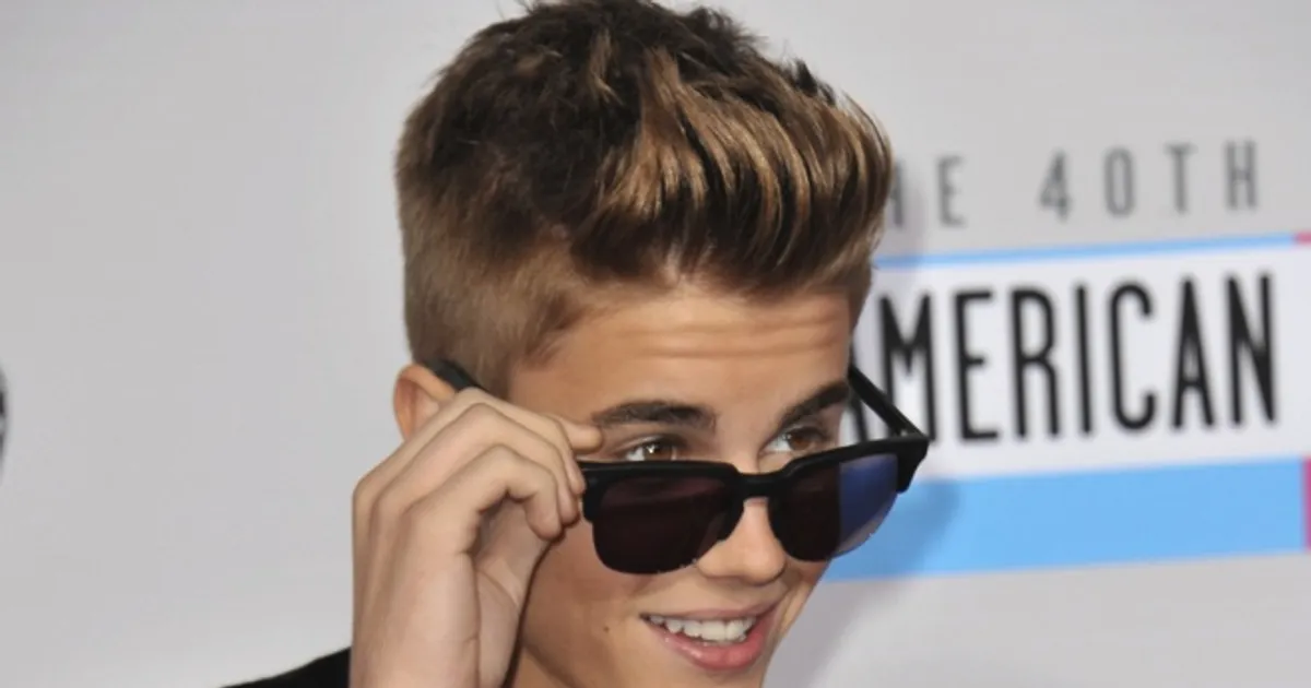 10 Most Overrated Singers of the 2000s - Fame10