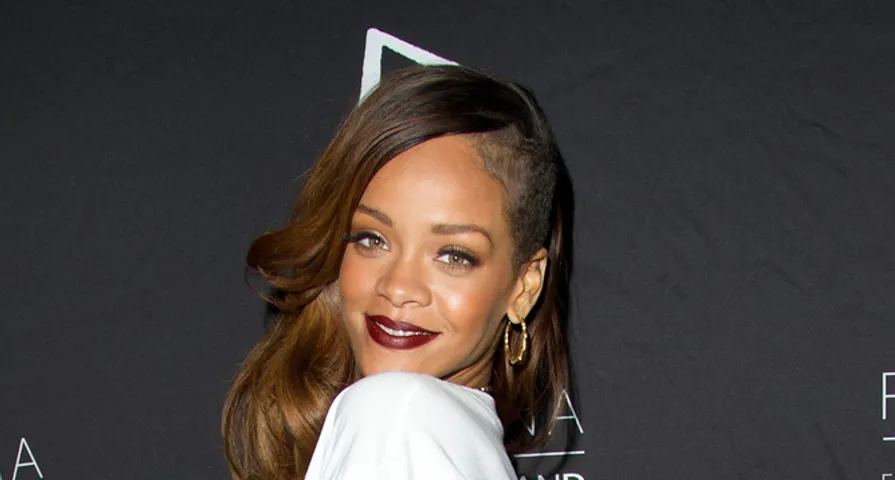 Rihannas Amazing Hair Evolution Fame10
