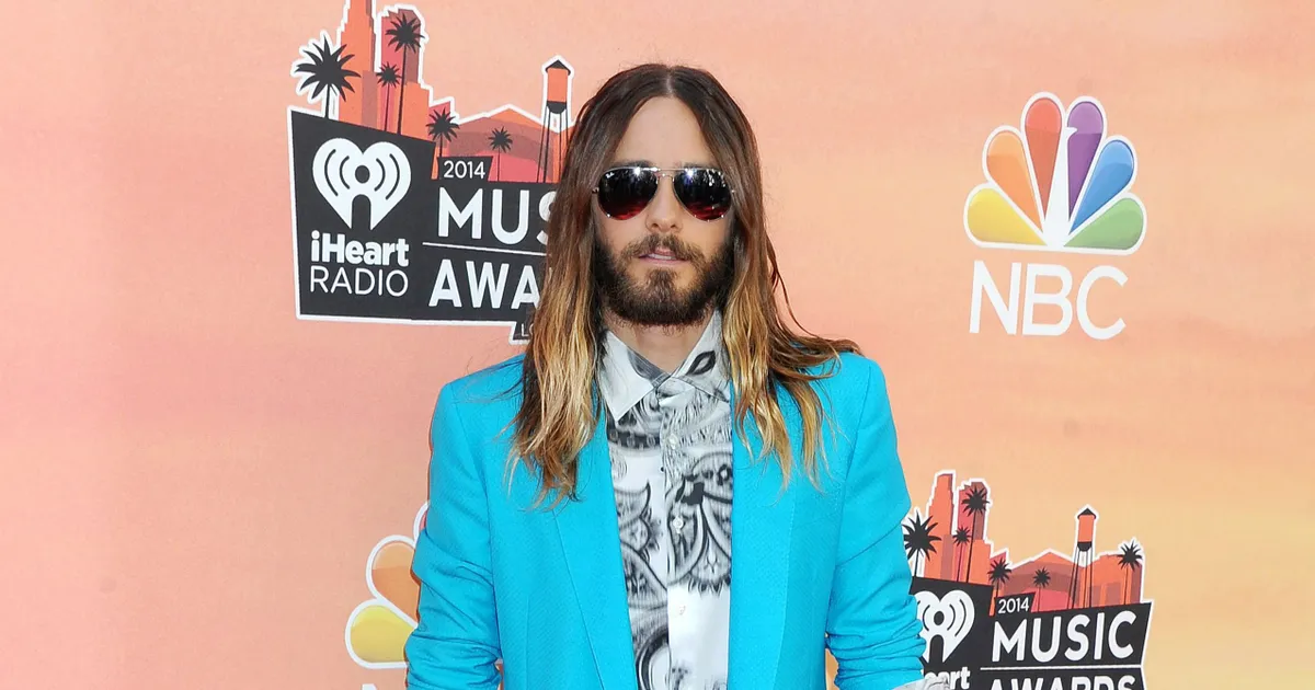 9 Celebrities With Head-Turning Signature Style - Fame10
