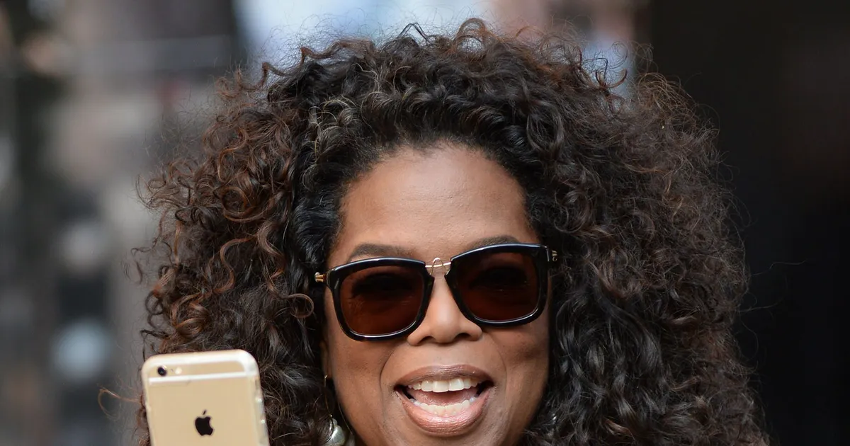 10 Epic Celebrity Social Media Fails - Fame10