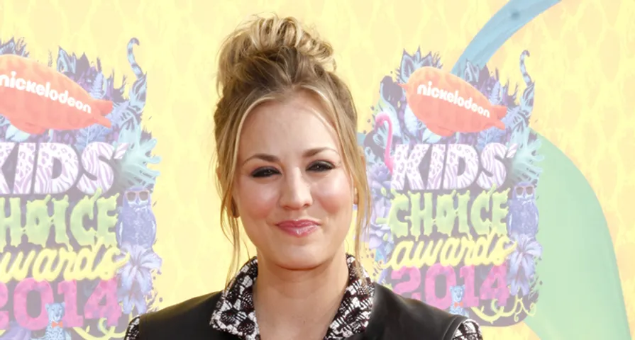7 Times Kaley Cuoco Had Us Scratching Our Head - Fame10