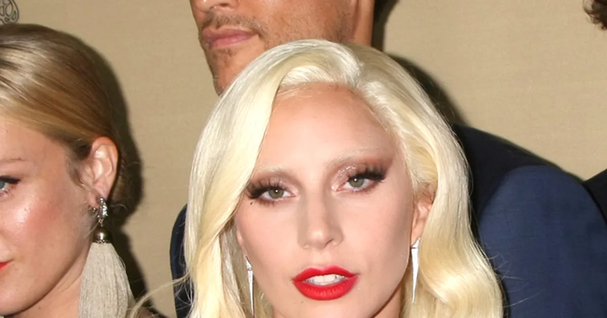 6 Singers Who Signed Bad Recording Contracts - Fame10