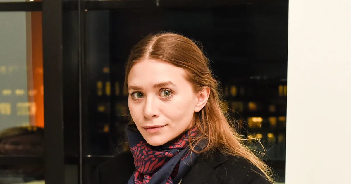 10 Things You Didn't Know About Ashley Olsen - Fame10