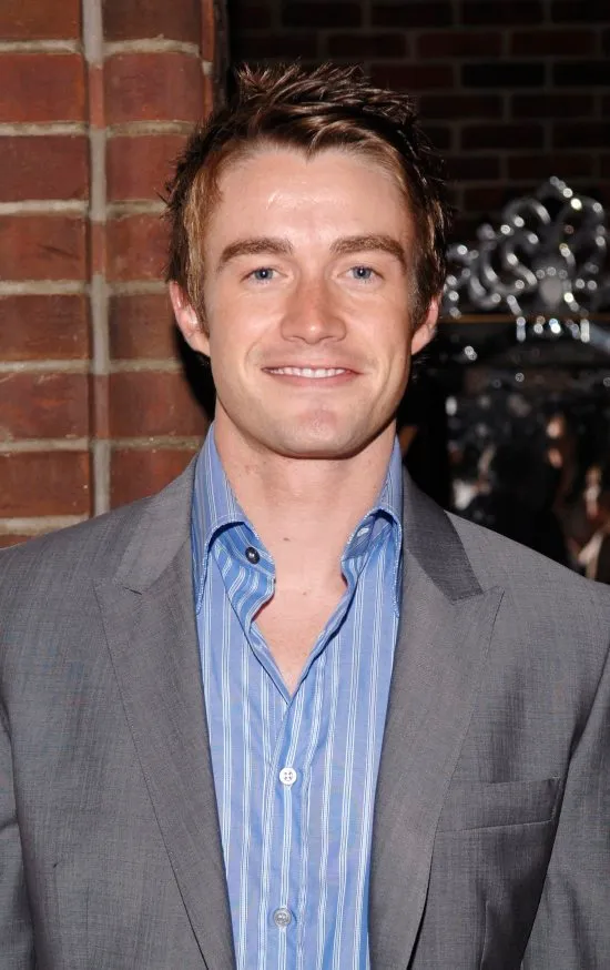 Things You Might Not Know About OTH Star Robert Buckley - Fame10