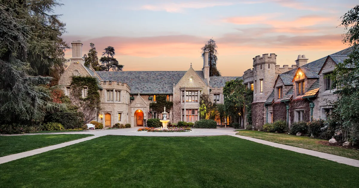 The Infamous Playboy Mansion Has Sold - Fame10