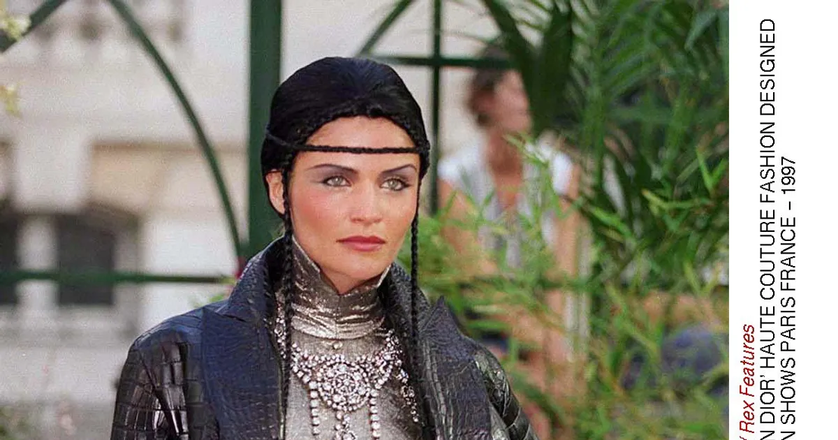 7 Hot Supermodels From The '90s - See What They Look Like Now - Fame10