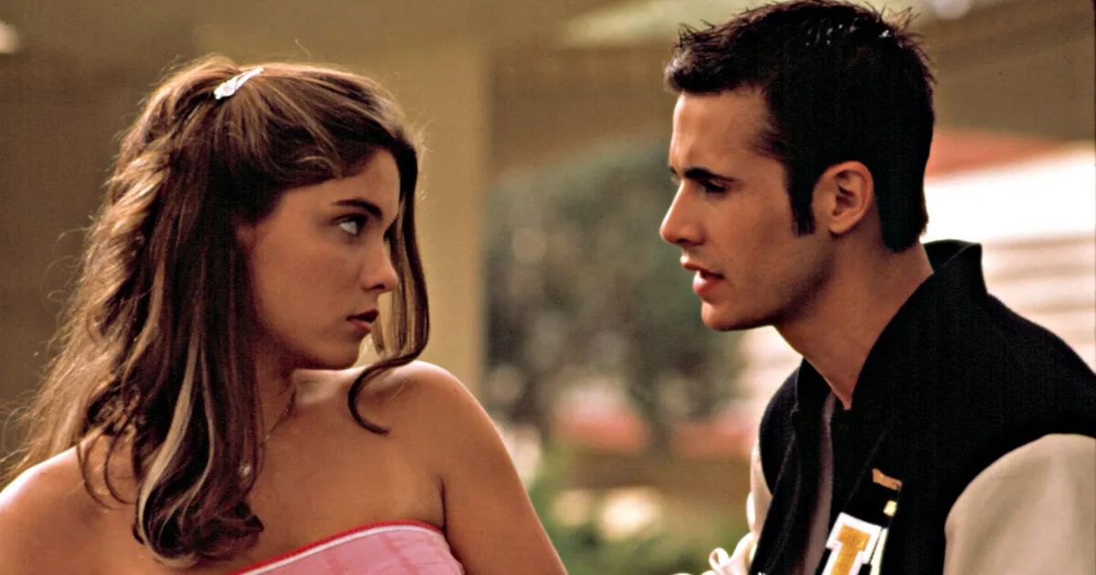 Iconic Yet Unexpected Dance Scenes In Non-Dance Movies - Fame10