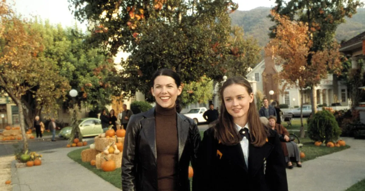 11 Popular Teen Series' Small Towns Ranked From Worst To Best - Fame10