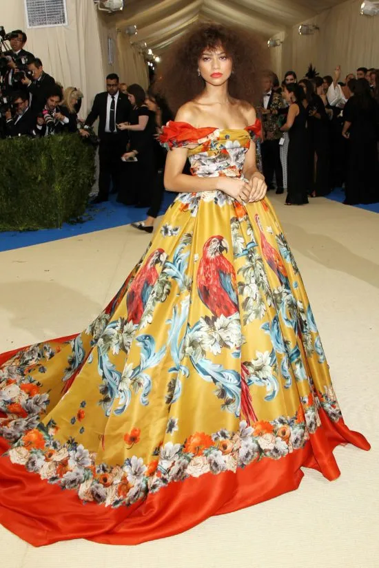 22 Most Memorable Met Gala Outfits From The Past - Fame10