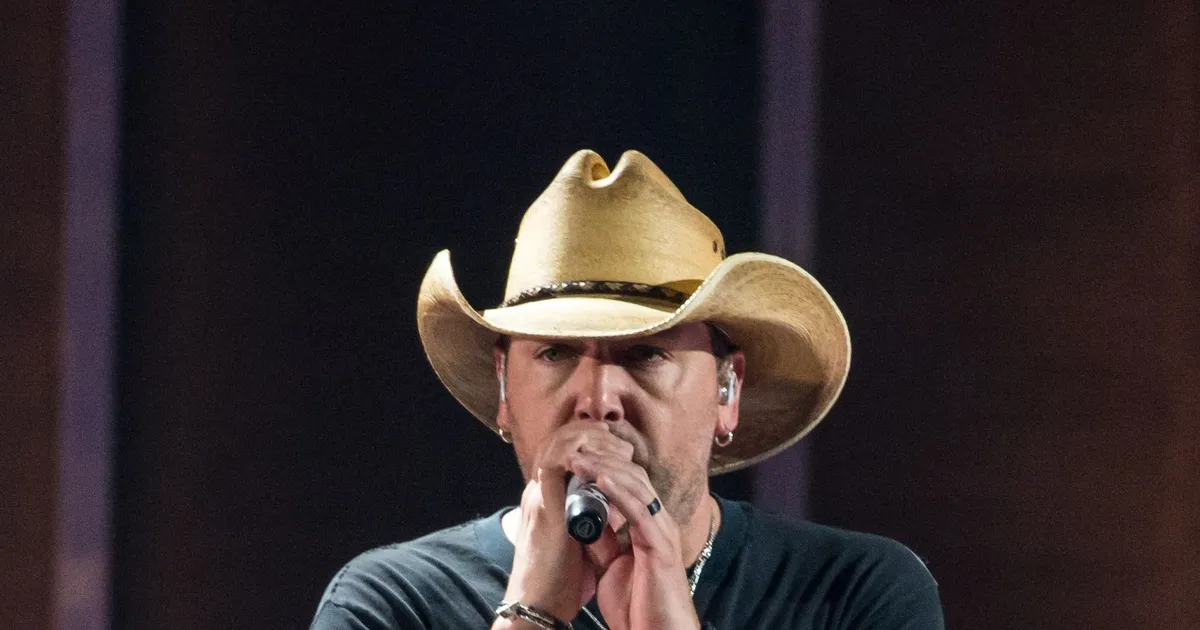 Jason Aldean Returns To The Stage For The First Time Following Las ...