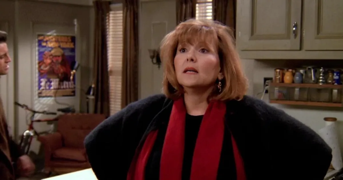 Friends’ 12 Most Memorable Family Members - Fame10