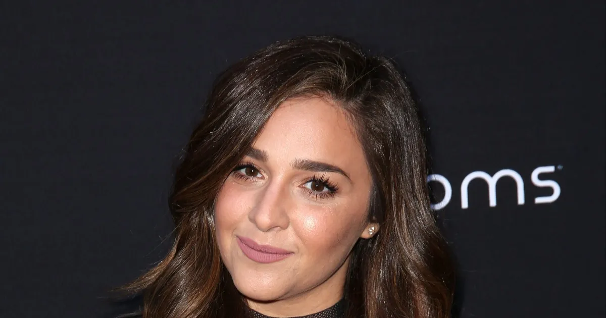 Former Child Stars You May Not Know Were Married - Fame10