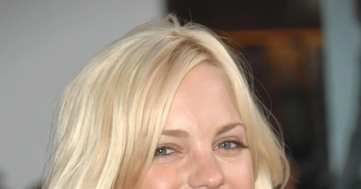 Anna Faris Tweets That She And Her Family "Were Saved From Carbon ...