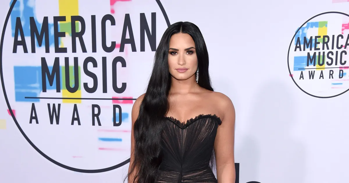 Demi Lovato Is Set To Enter Rehab Center Following Her Overdose - Fame10