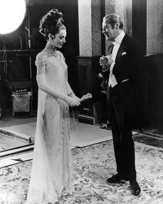 Audrey Hepburn's 16 Most Iconic On-Screen Looks - Fame10