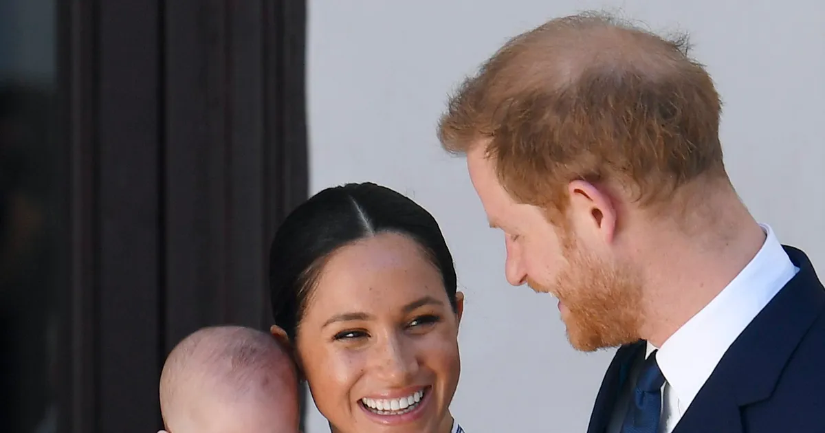 Meghan And Harry Take Archie Out On First Official Outing - Fame10