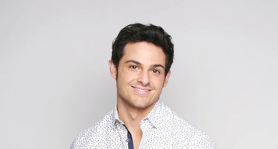 Zach Tinker Is Returning To The Young And The Restless - Fame10