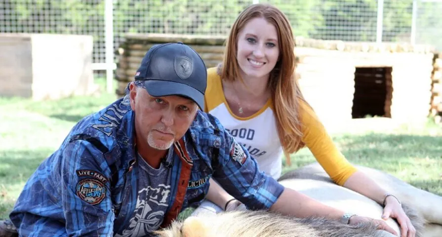 Jeff Lowe and Wife Lauren "Signed For A Reality TV Show" About Their ...