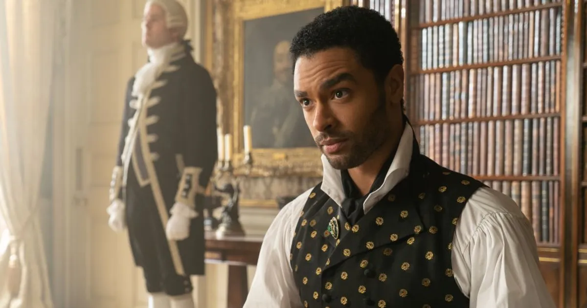 Bridgerton's Simon Just Being Charming For 4 Minutes - Fame10