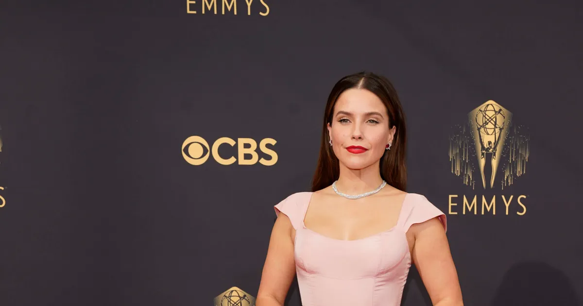Emmys 2021: Red Carpet Hits & Misses - Fame10